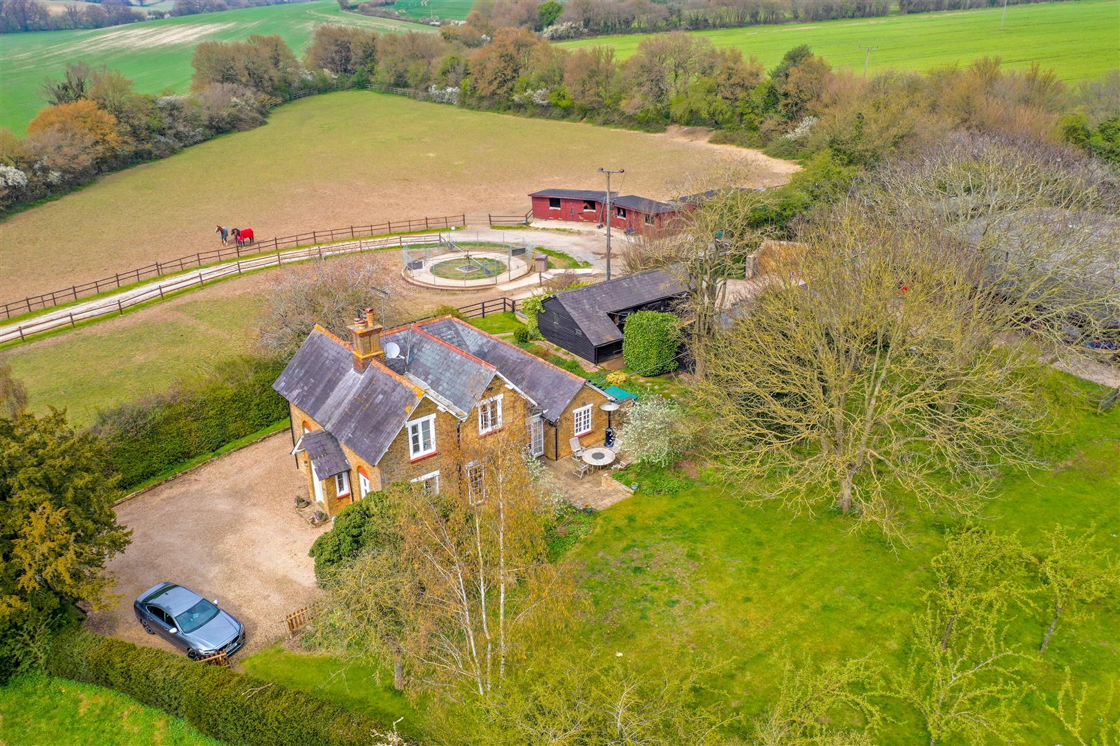 Keeper Cottage, Nr Great Munden - Prestige & Village